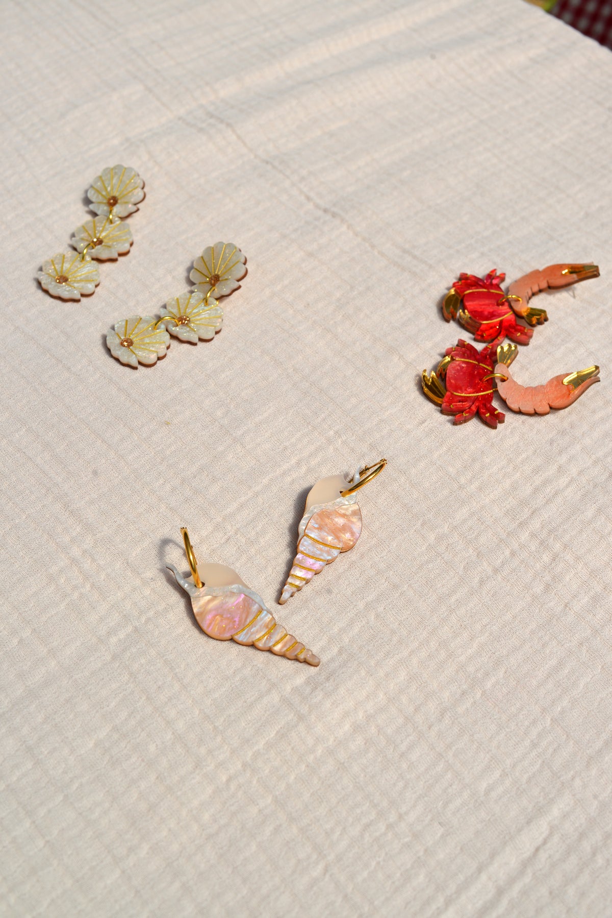 Twist Shell Hoops – fizzgoespop